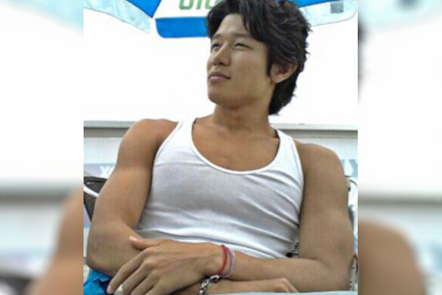 【画像】鈴木亮平の筋肉が美しい！腹筋や腕もバキバキ！東京MER｜XOXブログ